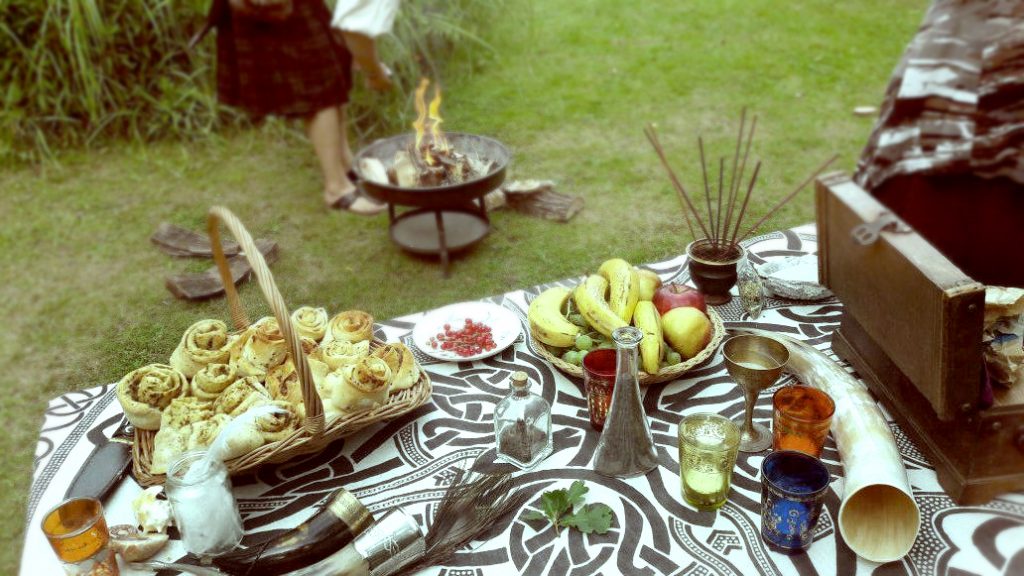 Modernes Heidentum: „Wir waren bei einem Ritual mit Hexen und Druiden ...